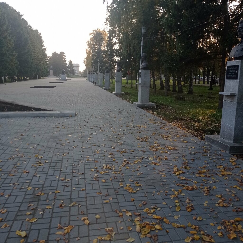 Anıt, heykel Аллея Героев Советского Союза, Altayski krayı, foto