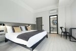 La Ferrovia Guest House (Campania, Province of Naples, Sorrento, Piazza Giovanni Battista de Curtis, 16), otel  Campania'dan