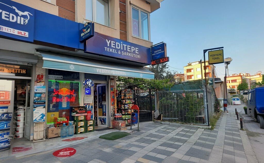 Bira dükkanı Yeditepe Tekel, İstanbul, foto