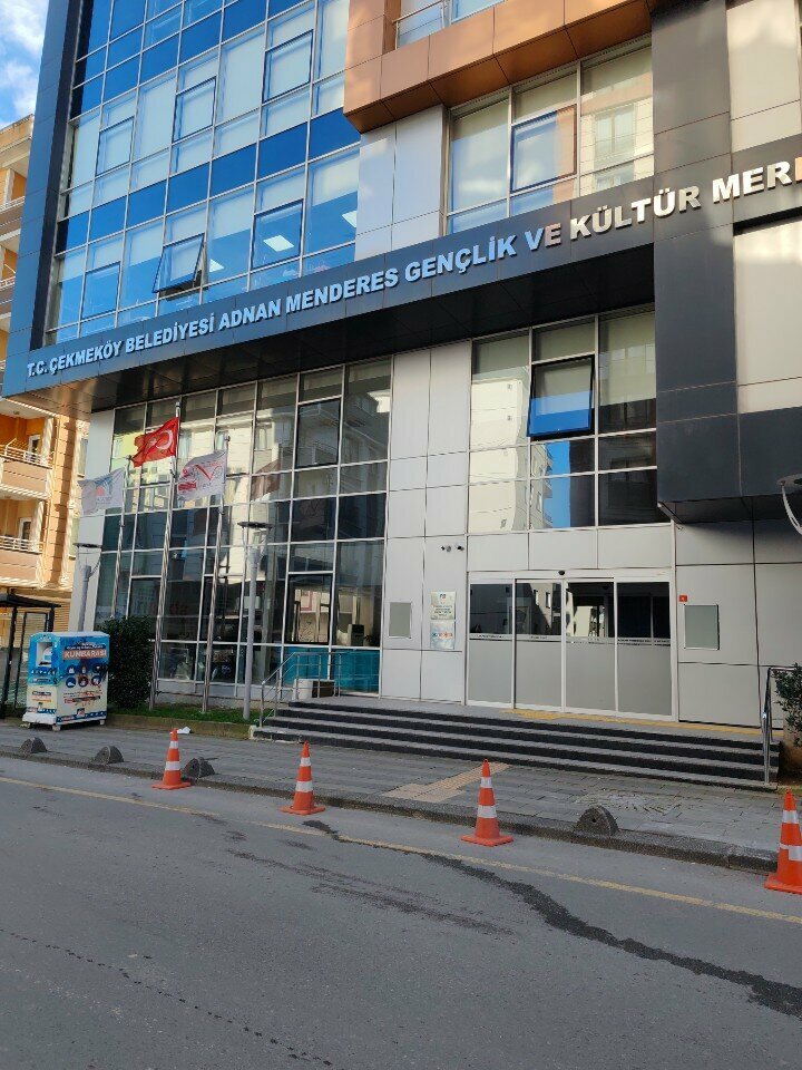 Kültür merkezleri Çekmeköy Belediyesi Adnan Menderes Gençlik Ve Kültür Merkezi, İstanbul, foto