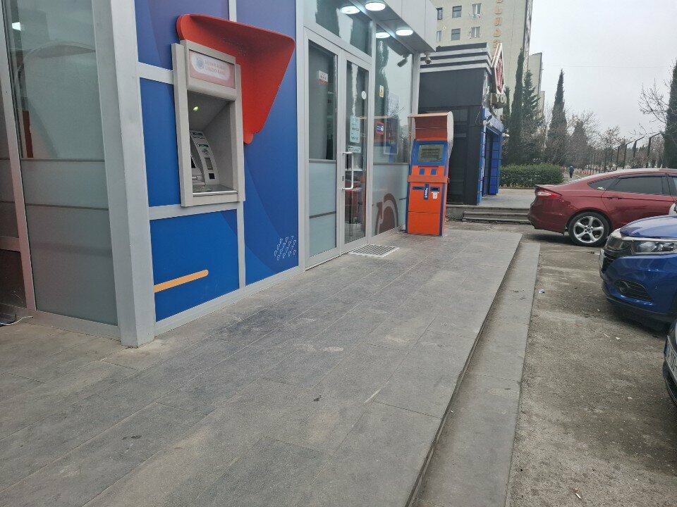 Banka Credo bank, Rustavi (Bostandere), foto