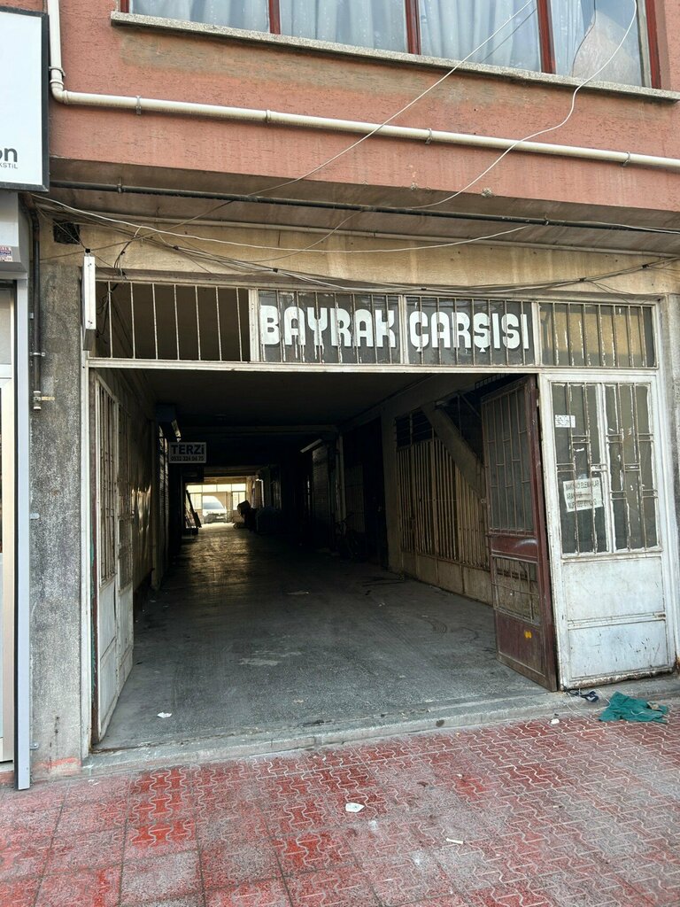 Pazarlar ve çarşılar Bayrak Çarşısı, Konya, foto