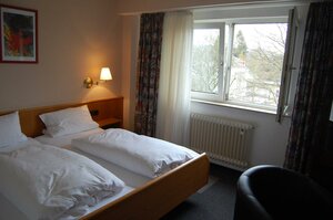 Hotel Johnel (North Rhine-Westphalia, Rhein-Sieg-Kreis, Hennef (Sieg), Hennef), otel  Hennef'ten