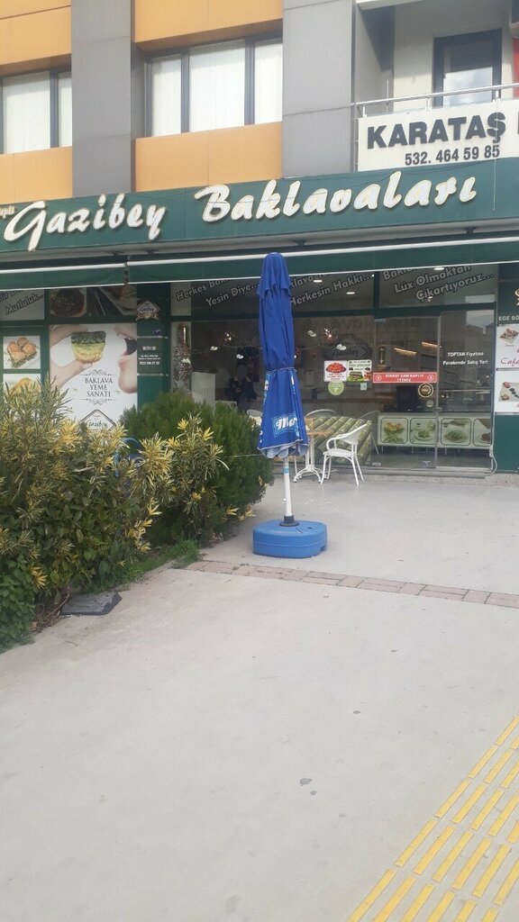 Pasta, şekerleme ve tatlı Gazibey Baklavaları, İzmir, foto
