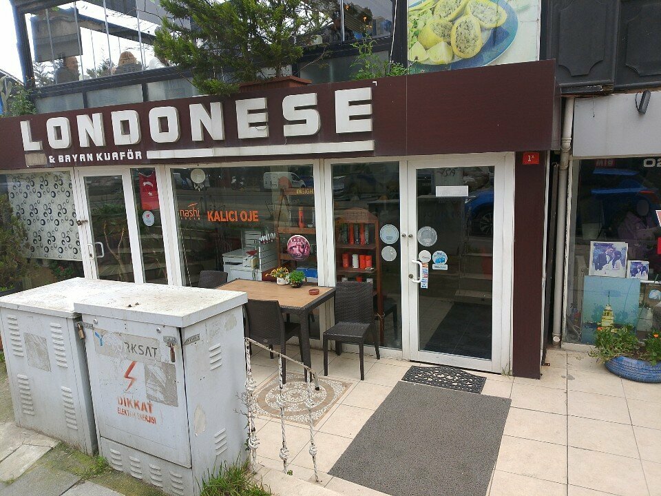 Kuaförler Londonese, İstanbul, foto
