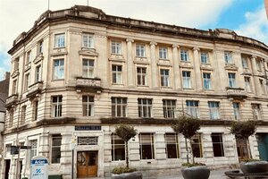Newport City Centre Hotel - Lifestyle (Wales, Caerphilly, High Street), otel  Newport'tan