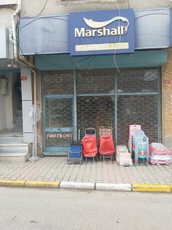 Boya ve cila malzemeleri üretim ve satış yerleri Marshall, İstanbul, foto