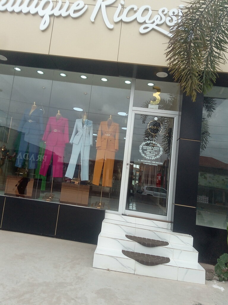 Dış giyim mağazası Boutique, Loanda, foto
