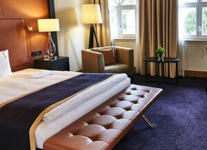 Steigenberger Hotel Bad Homburg (Kaiser-Friedrich-Promenade No:69, Bad Homburg v.d. Höhe), otel  Bad Homburg v. d. Hohe'den