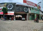 Cristian Cars (Santa Cruz de la Sierra, Distrito Municipal 1, Avenida Radial 26, 27), oto döşeme  Santa‑Krus'tan