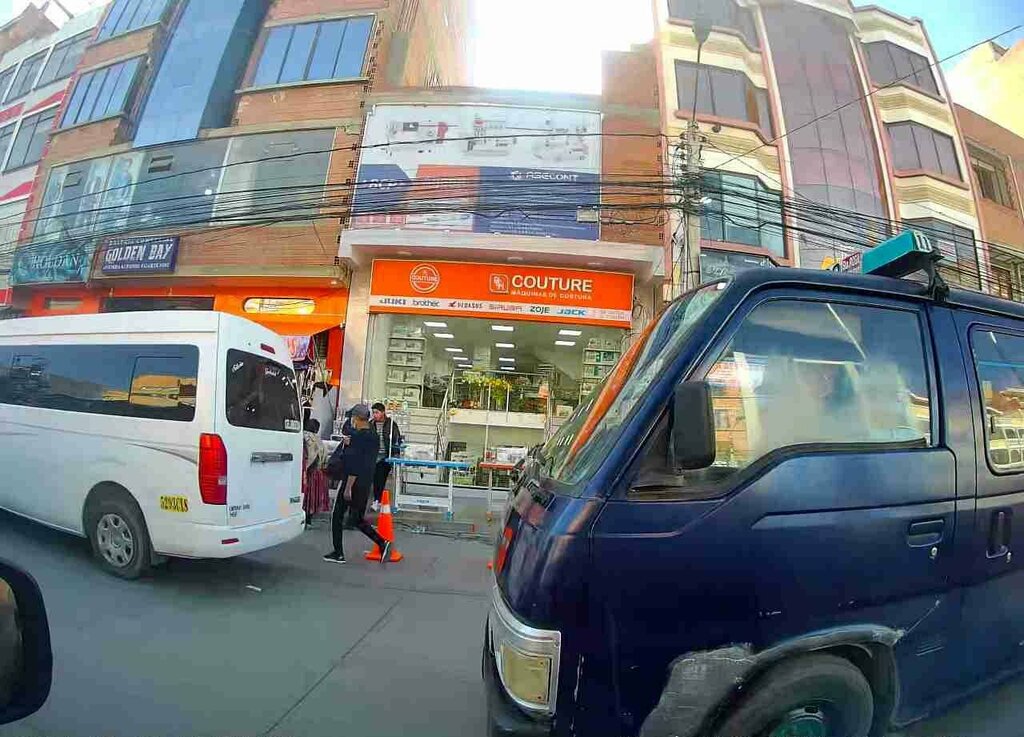 Dikiş ve örgü makinaları Couture, El Alto, foto