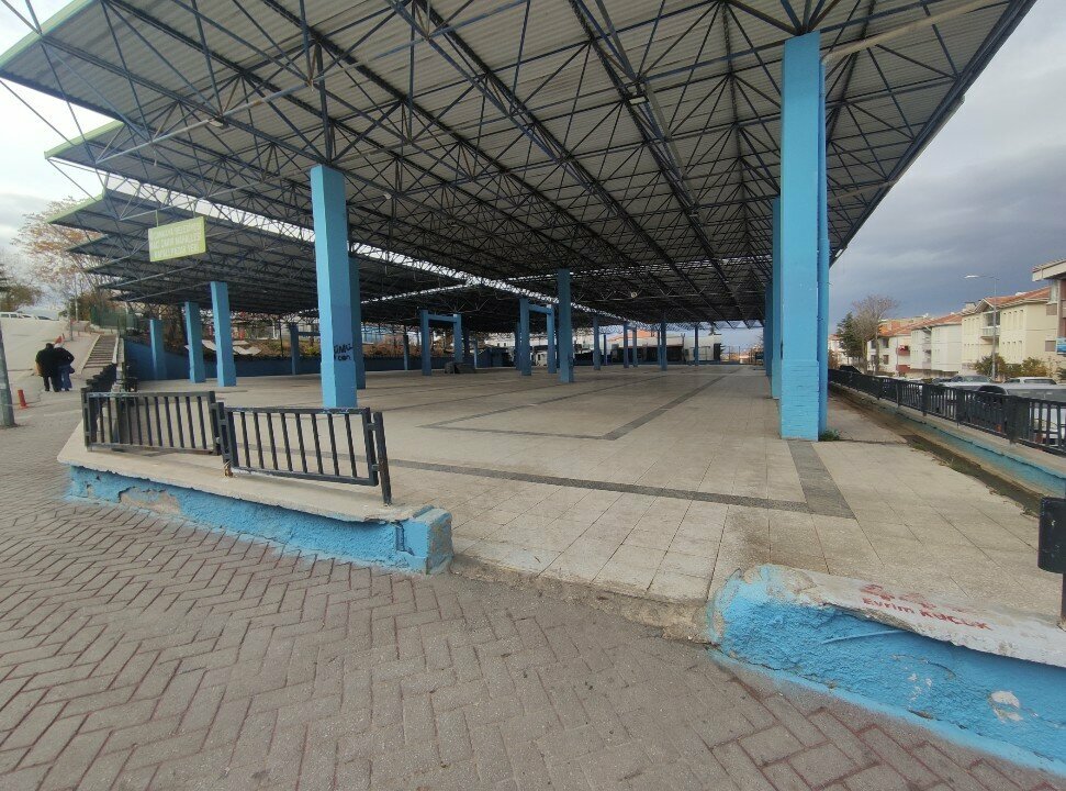 Gıda pazarı Naci Çakır Mahallesi Kapalı Pazar Yeri, Ankara, foto