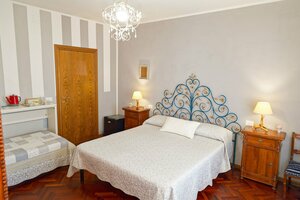 Villa Mandrioli Agriturismo (Tuscany, Livorno, Via Terra dei Ceci, 10), otel  Toskana'dan