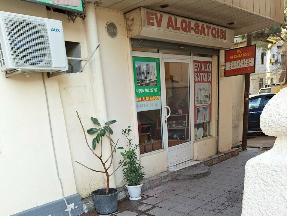 Emlak ofisi Ev alqi satqisi, Bakü, foto