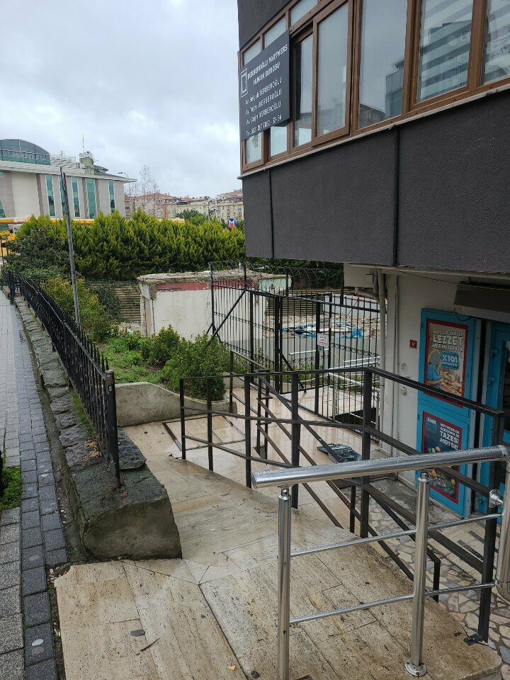 Avukatlar AV. Çağrı Berberoğlu, İstanbul, foto