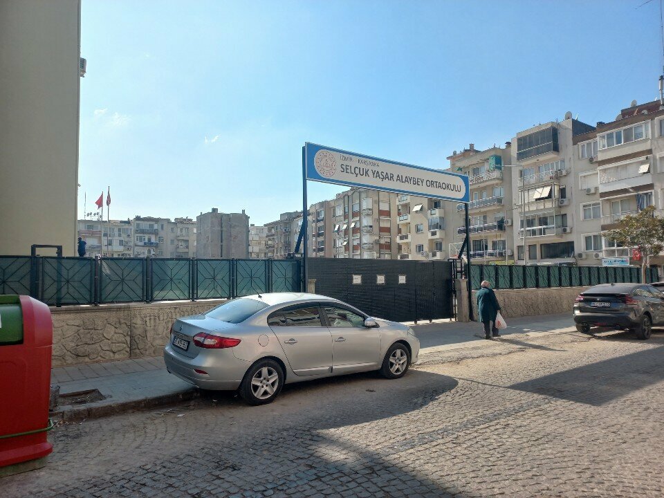 Ortaokul Selçuk Yaşar Alaybey Ortaokulu, İzmir, foto