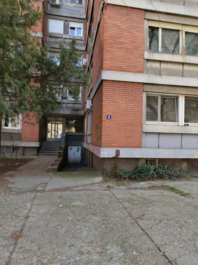 Otopark ve tamirhaneler Amss Centar Za Motorna Vozila, Belgrad, foto