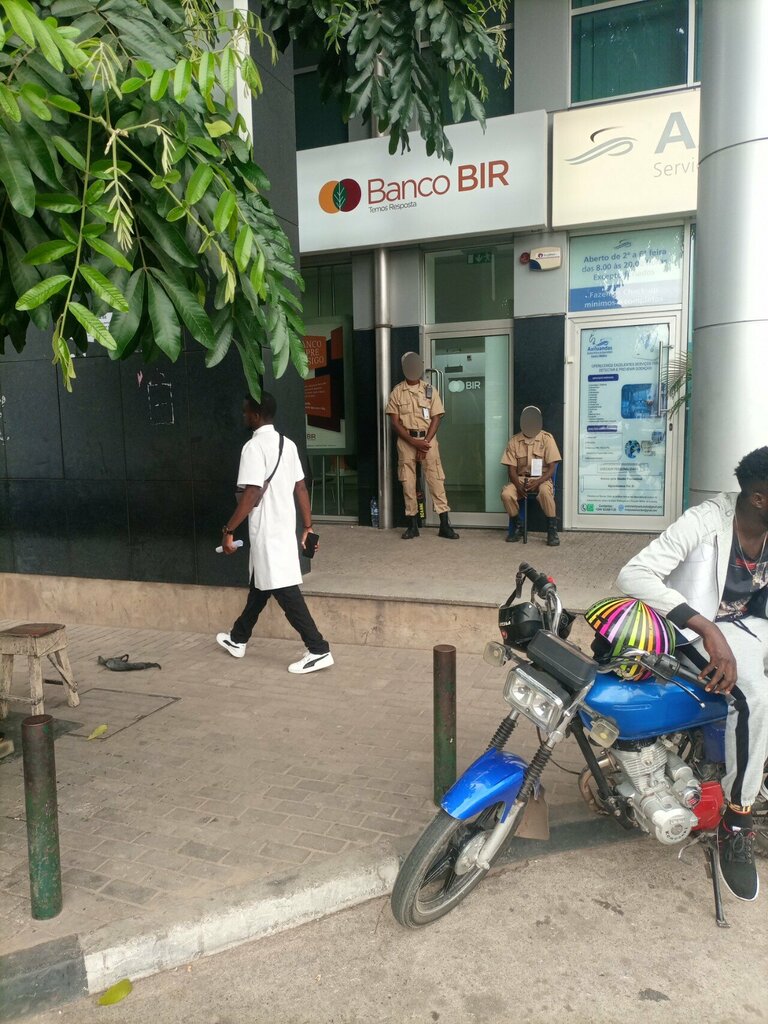 Banka BIR 1º Maio Luanda, Loanda, foto
