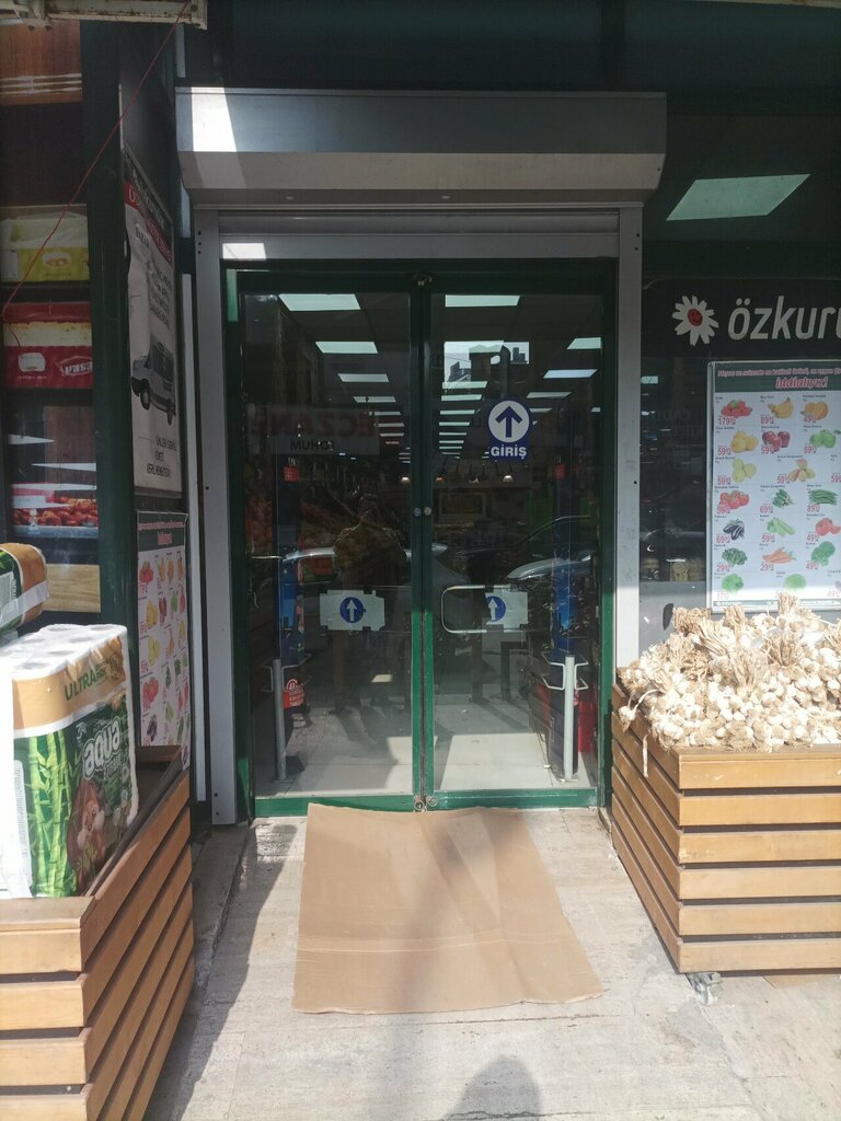 Süpermarket Özkuruşlar, İstanbul, foto