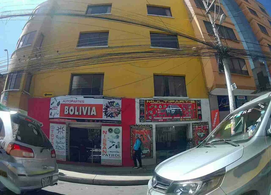 Motosiklet yedek parçaları Multipartes, La Paz, foto