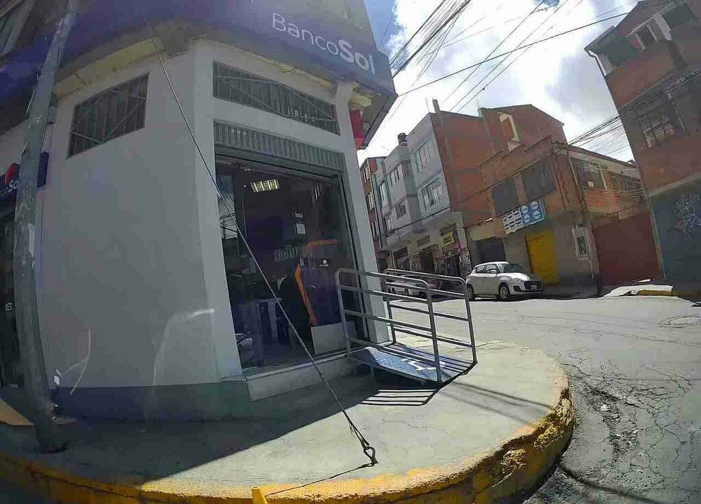 Banka BancoSol, agencia Villa Armonía, La Paz, foto