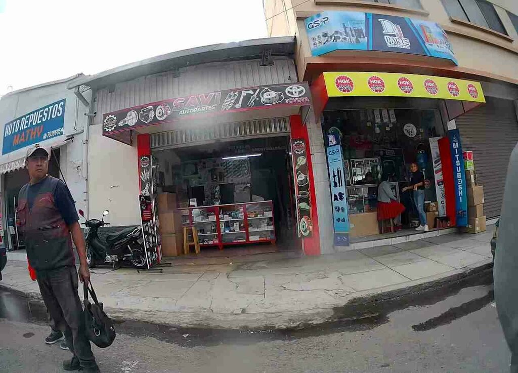Motosiklet yedek parçaları Autopartes Rayser Srl, Cochabamba, foto