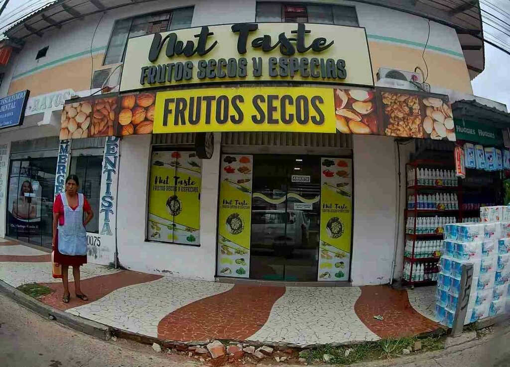 Market Nut Taste, Santa‑Krus, foto