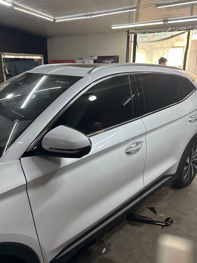 Araç camlarının renklendirilmesi K-6 tonirovka, Taşkent, foto