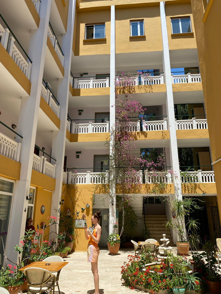 Kafe Benna Sanat Cafe, Antalya, foto