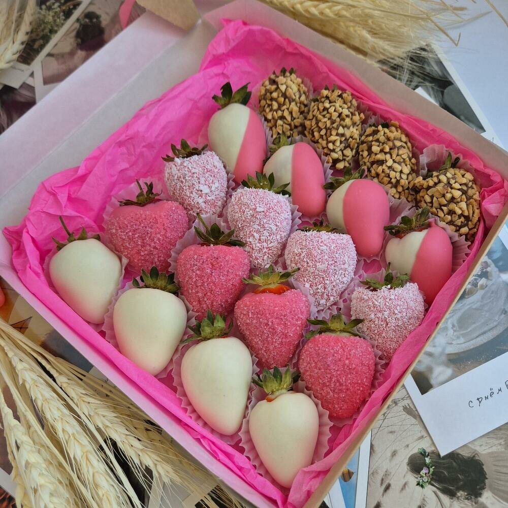 Pastacılık üretimi Strawberry_tm, Tiumen, foto