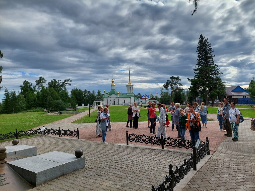 Anıt, heykel Братская могила, Hantı‑Mansi Özerk Okrugu, foto