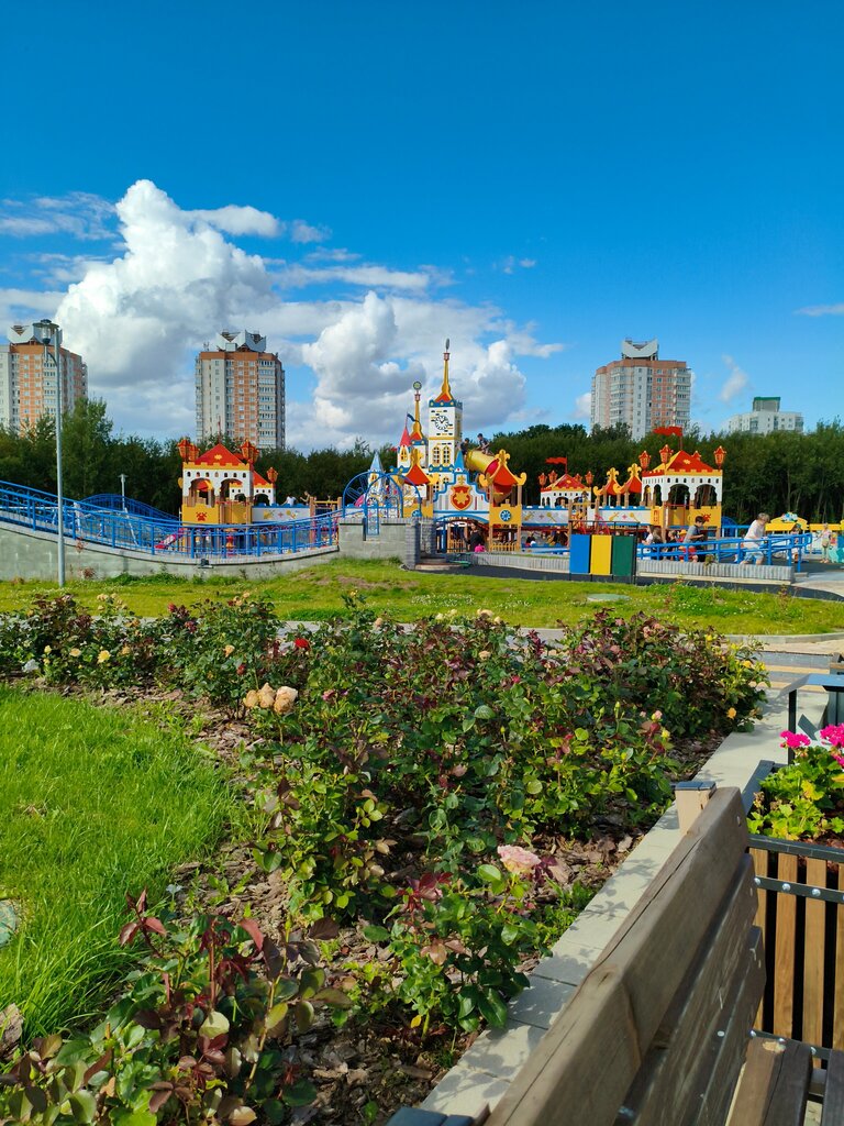 Kültür ve eğlence parkları Park imia Uha Čaviesa, Minsk, foto
