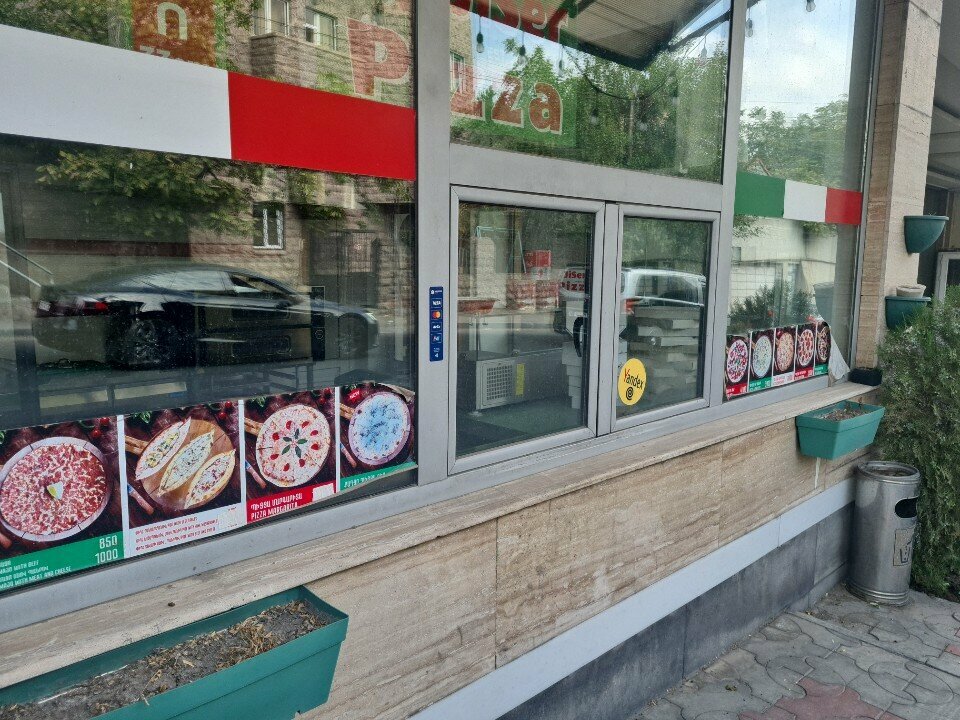 Pizzacılar Jiser pizza, Erivan, foto