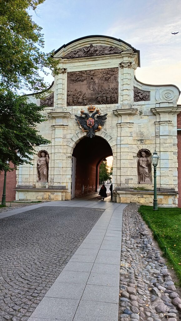 Turistik yerler Petrovskiye Gates, Saint‑Petersburg, foto