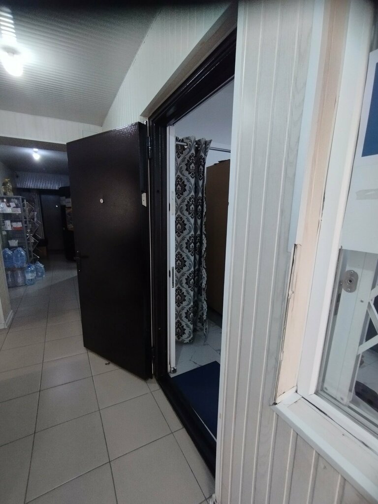 Kuru temizlemeciler The tuxedo, Almatı, foto