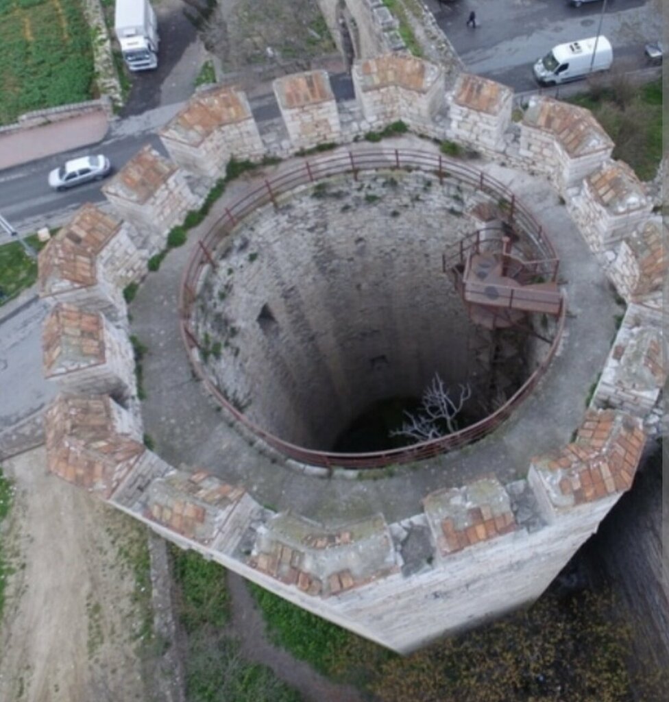 Turistik yerler Yedikule Zindanları, İstanbul, foto