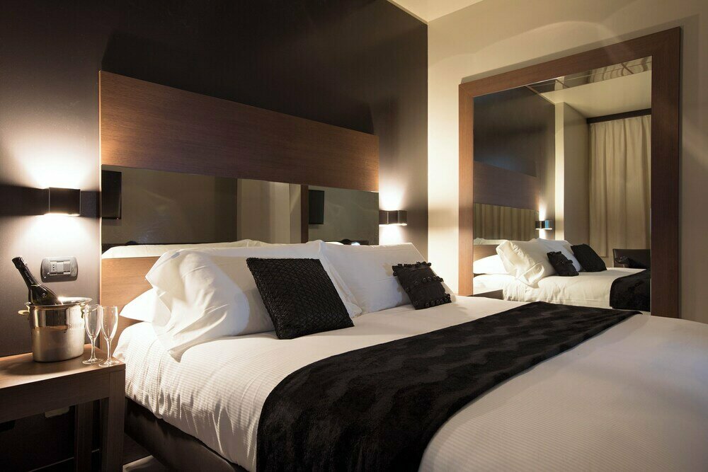 Otel Hotel King - by R Collection Hotels, Lombardiya, foto