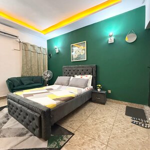 Rezi Studio Meublé (No:125, Cocody, Akouédo-Ancien, Abidjan), otel  Abican'dan