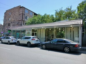 Նորքի Լավաշ (Kajaznuni Street No:6/5, Yerevan), ekmek fırını  Erivan'dan