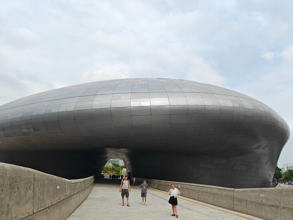 Sergi salonları, galeriler Dongdaemun Design Plaza, Seul, foto