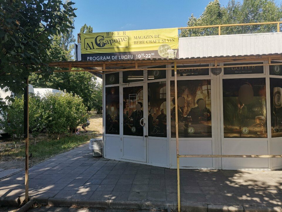 Bira dükkanı Al Capone, Kişinev, foto