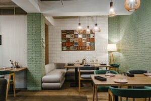 Кинза (ulitsa Makarenko No:13/2А), kafe  Soçi'den