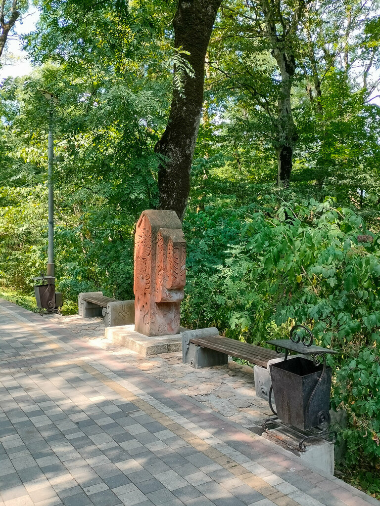 Dekorasyon ve süsleme, onur panosu 1 км, Zheleznovodsk, foto