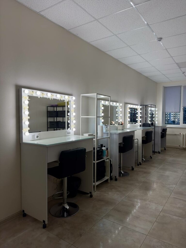 Kaş ve kirpik salonu Na broviah, Samara, foto