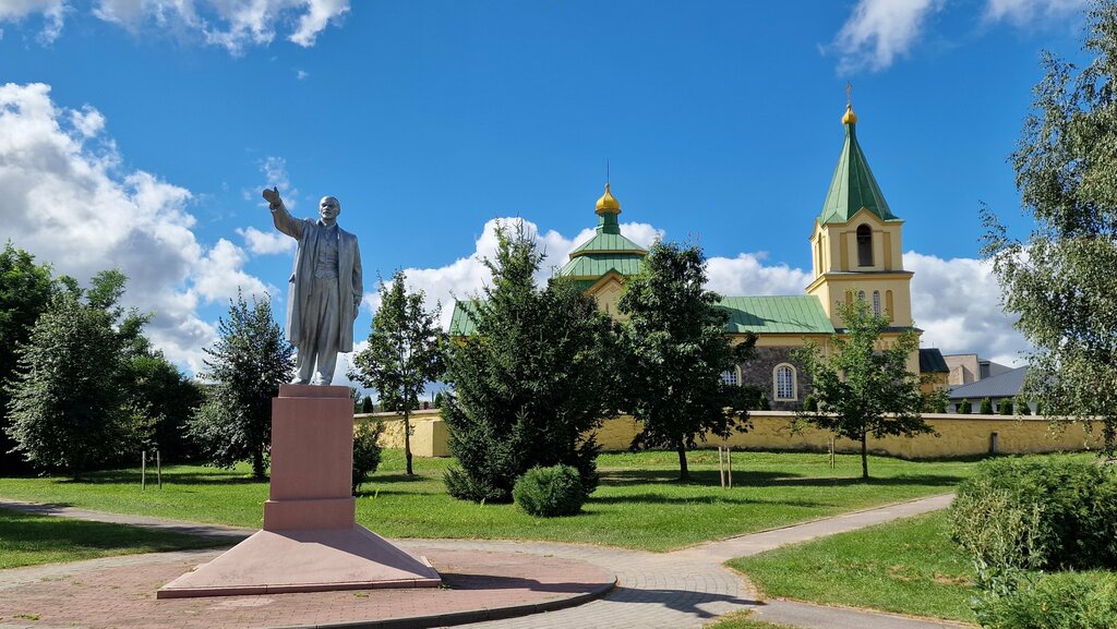 Turistik yerler скульптура В.И. Ленина, Grodnenskaya oblastı, foto