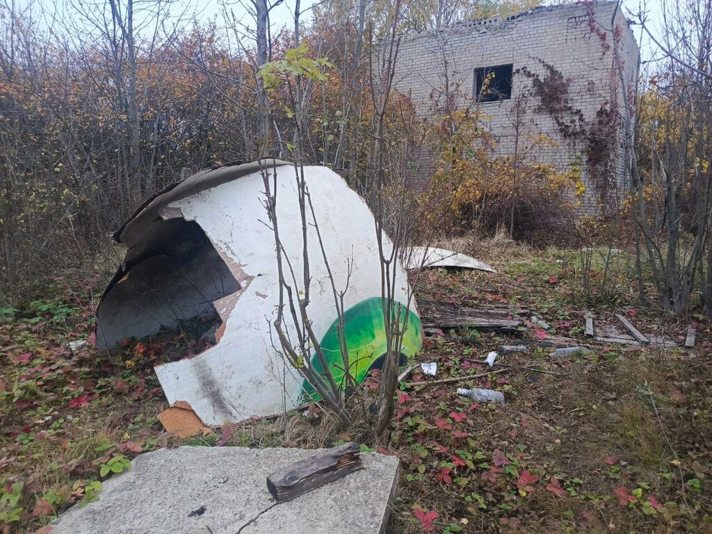 Unutulmaz olayların yeri Руины стационарной метеорологической радиолокационной станции МРЛС-2, Voronejskaya oblastı, foto