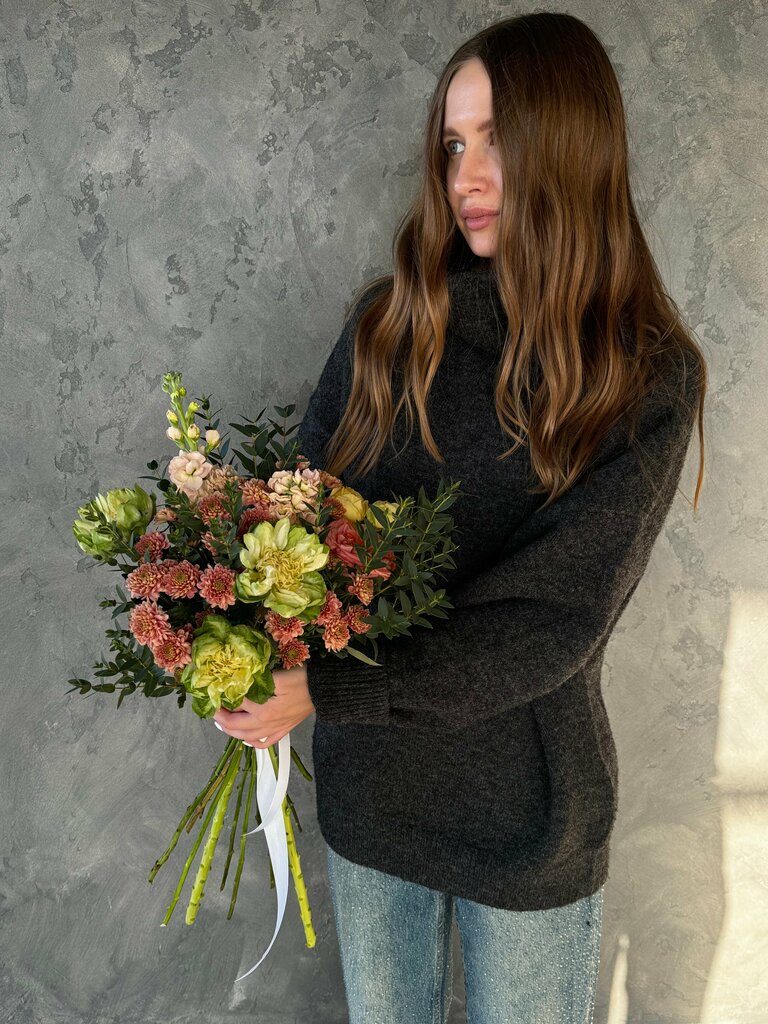 Çiçekçiler В Мае, Orenburg, foto