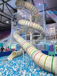 SkyPark (Atyraý qalalyq ákimdigi, Atyraý-Dossor tas joly, 103), eğlence merkezleri  Atırav eyaletinden