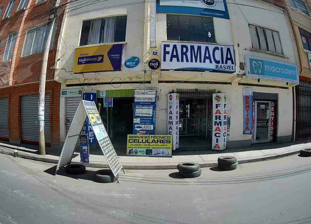 Eczaneler Farmacia Rasiel, El Alto, foto