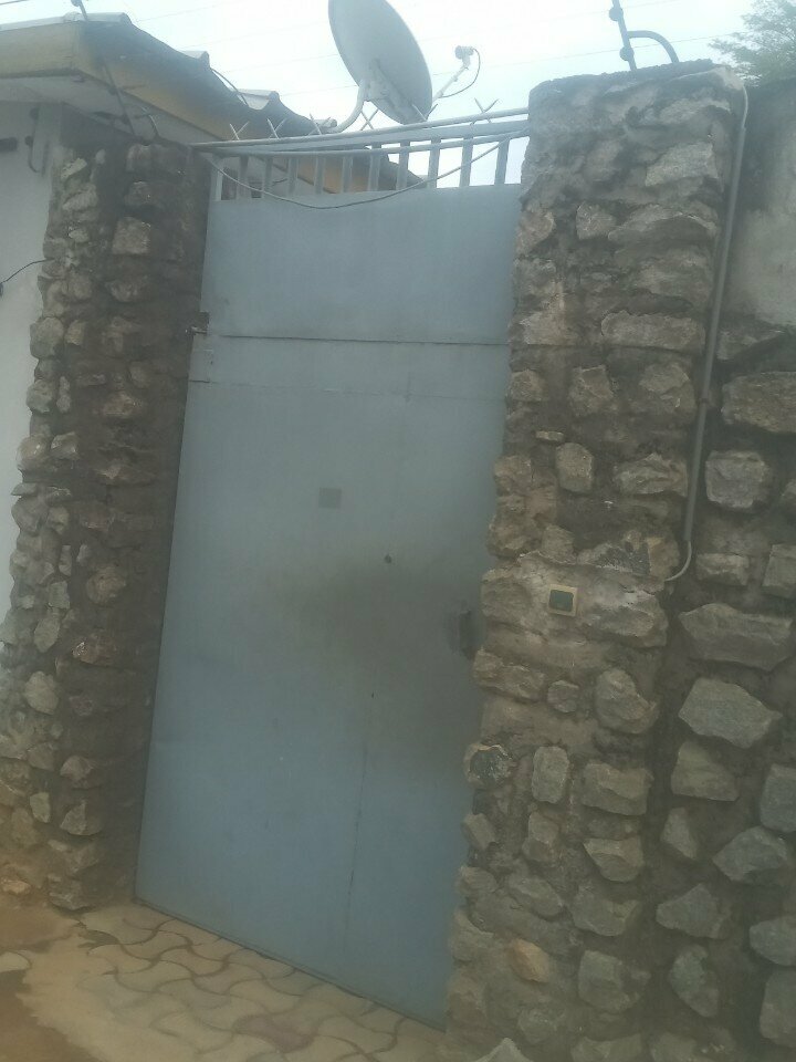 Garajlar Authorized Garage by Cfao, Abican, foto